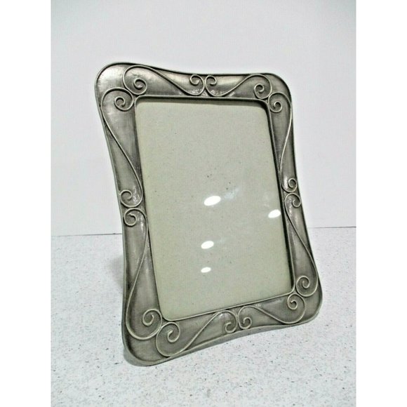 Unbranded | Accents | Pewter Tone Scallop Edges With Ribbon Scrolls ...